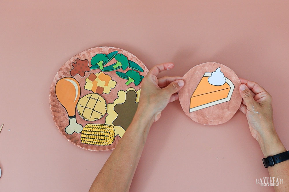Thanksgiving Dinner Paper Plate Craft | Free PDF Template! ~ Daydream ...