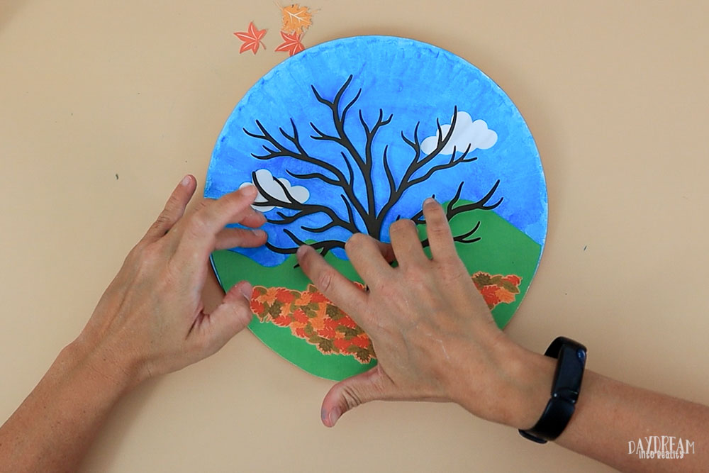 Fall Paper Plate Tree Craft for Kids | Free PDF Template! ~ Daydream ...